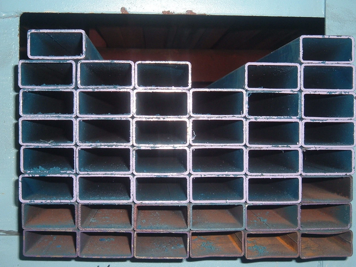 China Factory Black Square Tube Ms Carbon 2X4 Rectangular, 49% OFF