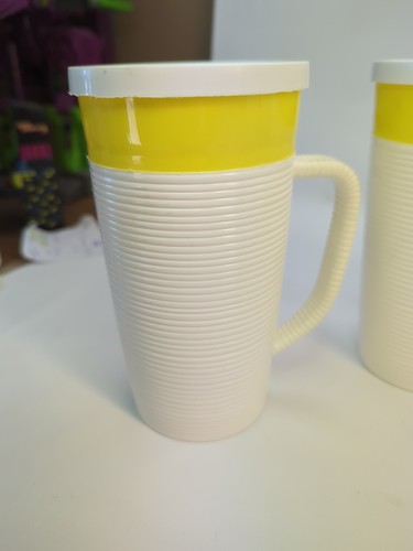 4 Raffiaware by Thermo-Temp Ribbed Drink Tumblers W/Handles Yellow ...