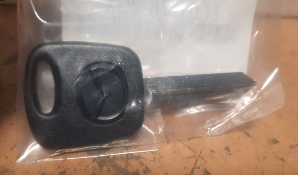 MAZDA #EC01-76-2GX BLANK – PRIMARY KEY (2001-2004 MAZDA TRIBUTE) E123 ...