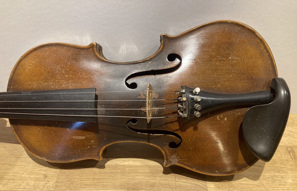 Vintage 4/4 Violin With Label, Henry Betts + Bow | eBay UK