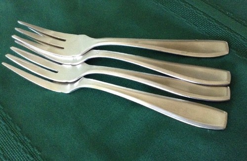 Hampton Silversmiths Tomodachi 18/10 stainless Molly lot of 4 forks 7 1 ...