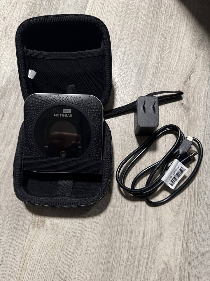 Unlocked NETGEAR MR1100 Nighthawk M1 4G LTE Hotspot Router with hard ...