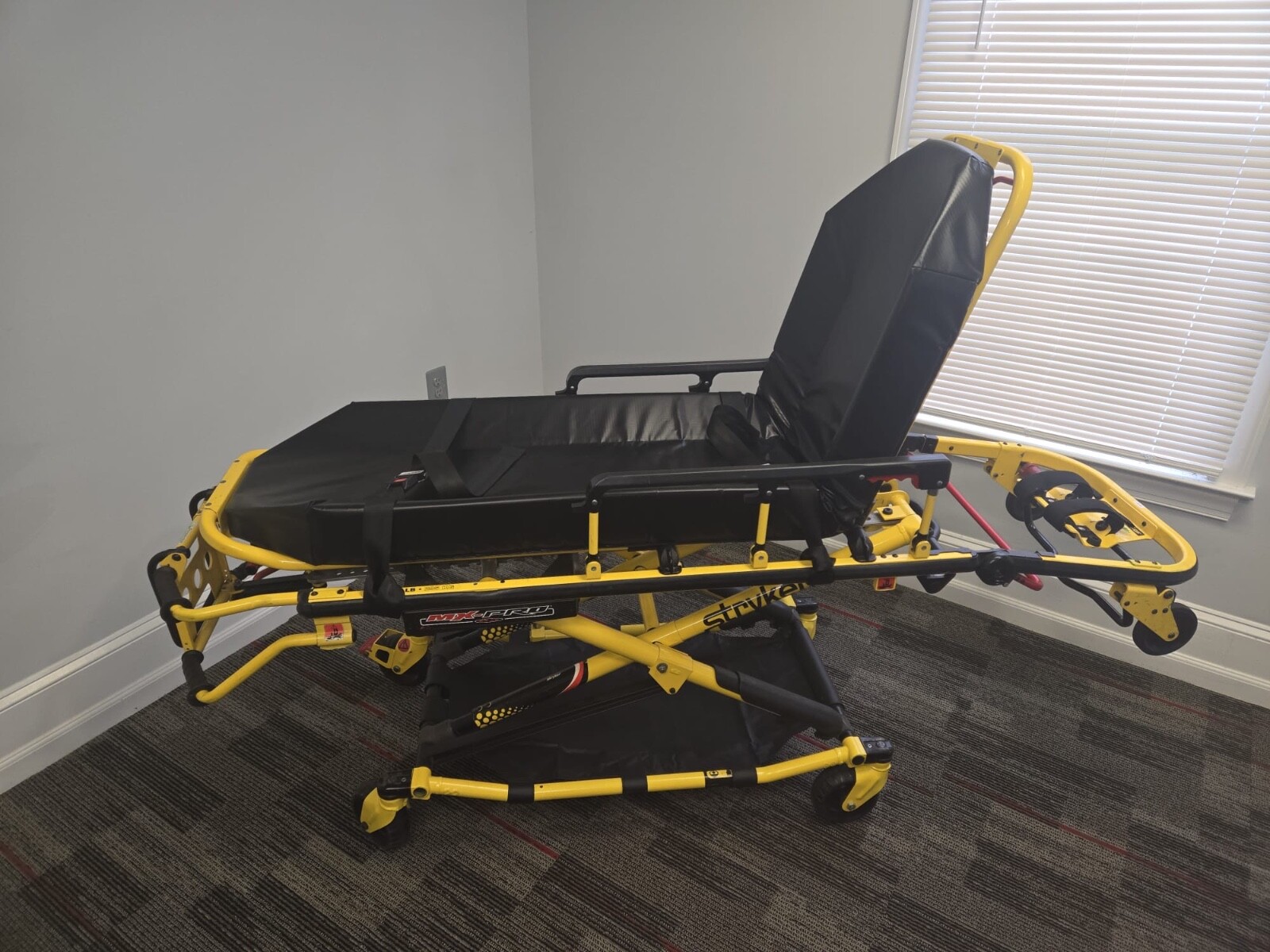 Stryker Mx Pro R3 600 - 650 LBS Capacity Ambulance Cot | Refurbished | eBay
