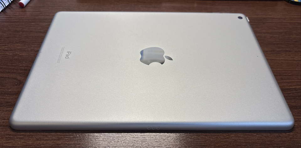 Apple iPad (7th Generation) A2197 32 GB, Wi-Fi, 10.2 in - Silver | eBay