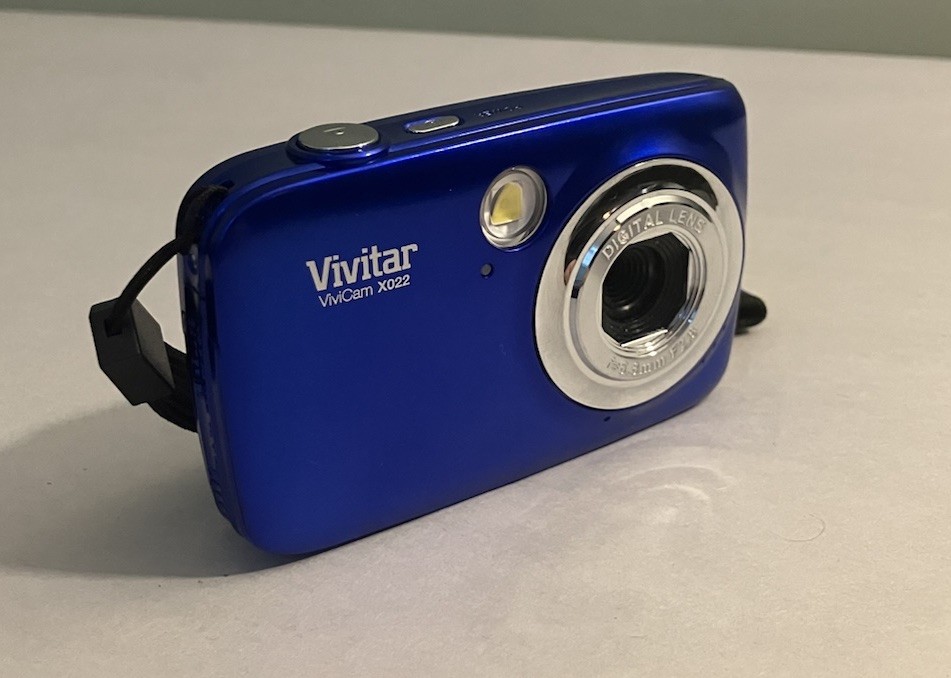 Vivitar ViviCam X022 10.1MP Digital Camera - Blue + 16GB Memory Card ...