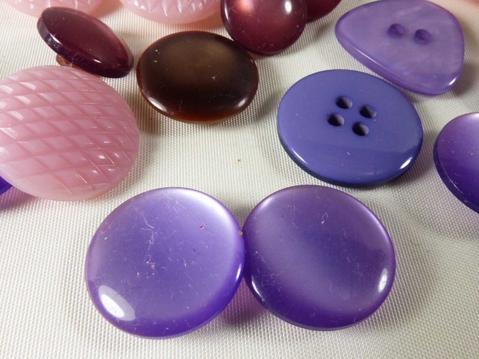 VTG Mixed size lot of purple pink color Fun 24 pc Sewing Buttons for ...