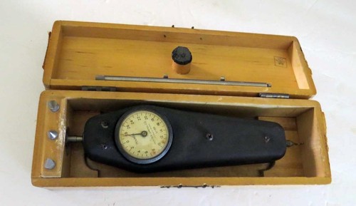 VINTAGE HUNTER SPRING COMPANY FORCE INDICATOR L-20 SCALE IN WOODEN BOX ...