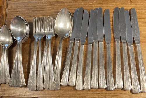 40 piece Rogers Deluxe Plate 1939 Gracious Silverplate flatware | eBay
