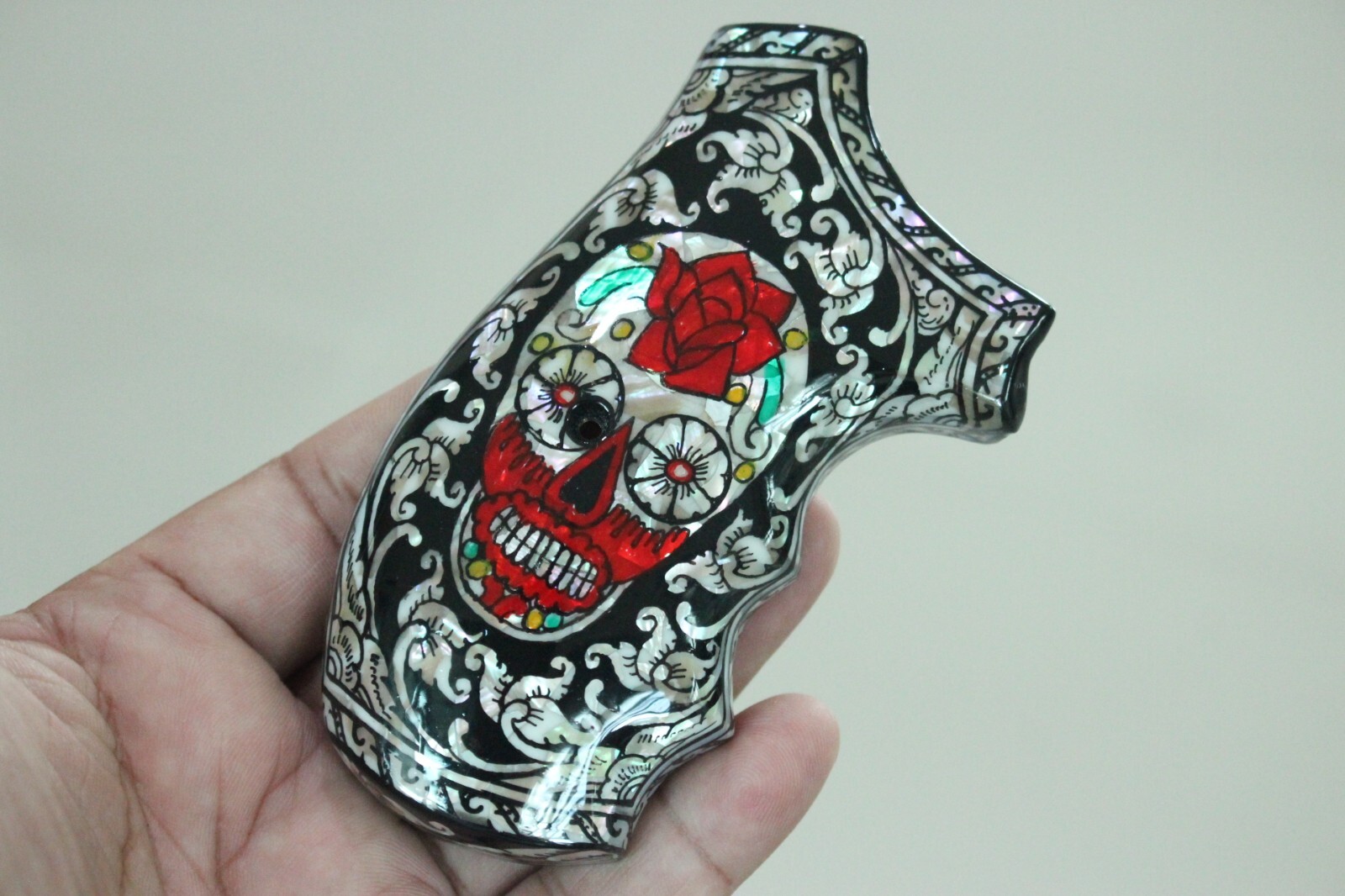 COMBAT GRIPS FOR S&W K, L FRAME MOD 686, 696 ROUND BUTT SUGAR SKULL ART ...