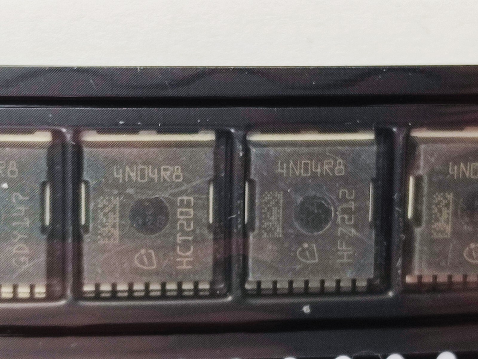 4N04R8 IPLU300N04S4-R8 integrierter Schaltkreis IC | eBay