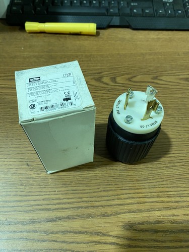 NEW HUBBELL 30 AMP LOCKING PLUG 277V 2 POLE 3 WIRE Grounding L730P NEMA ...