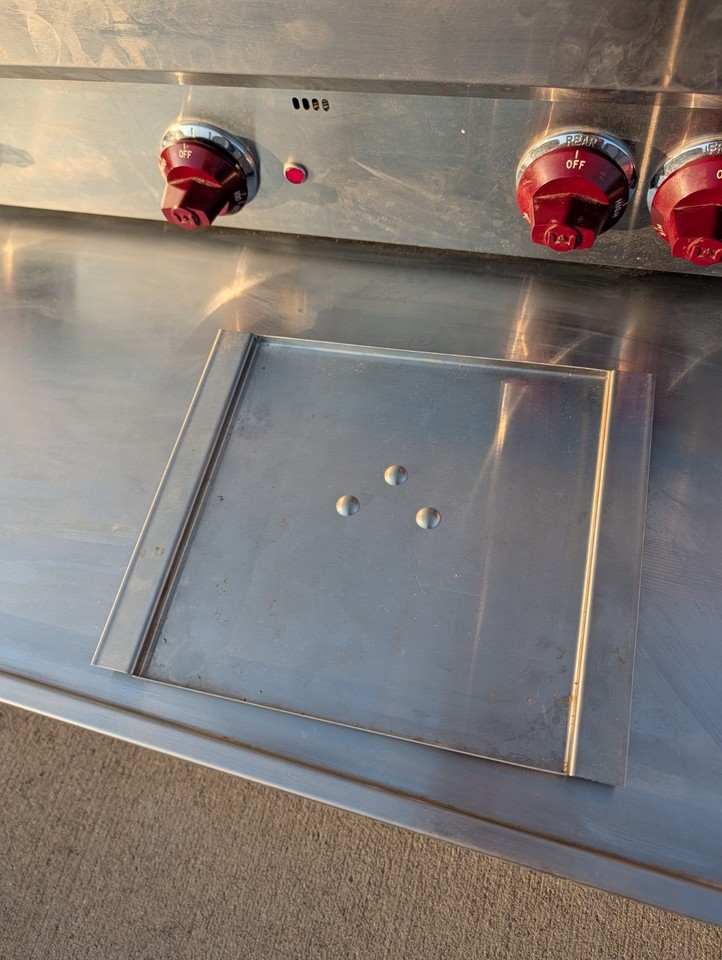 Wolf 36” Range Top - RT364G 4 Burners + Charbroiler Red Knobs Natural ...
