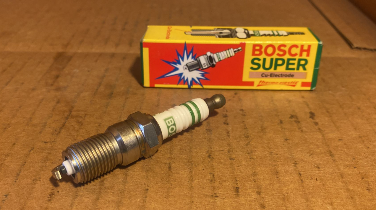 Bosch Super Spark Plug - Set of 4 - #HR8DC / 7570 - Fits Ford & Mazda ...