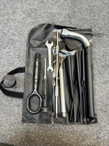 09-24 AUDI Q5 QUATTRO EMERGENCY SPARE TIRE JACK LIFT TOOL KIT HOLDER ...