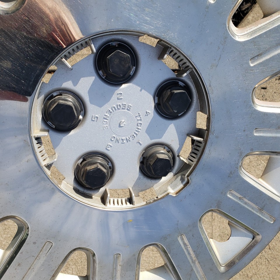 Ford Crown Victoria P71 Police Hubcap Hub Cap 03 04 05 06 07 08 3W73 ...