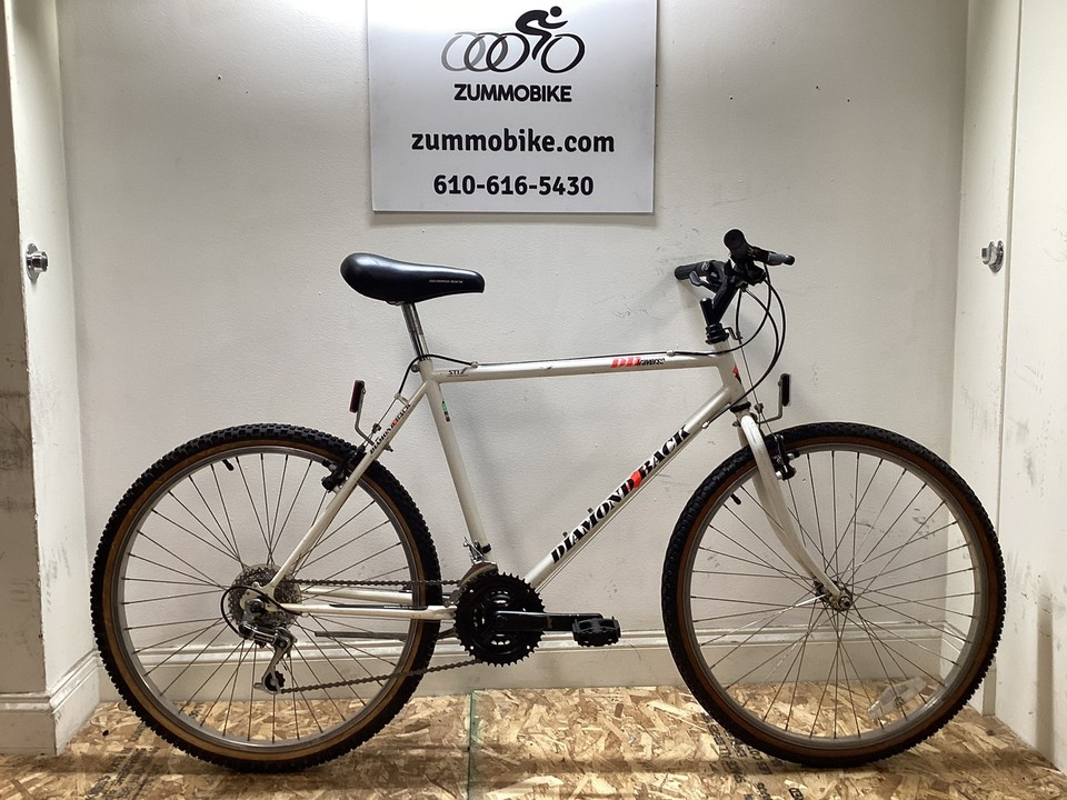 Diamondback Traverse 26” Mountain Bike 18.5” Chromoly Frame, Cantilever ...