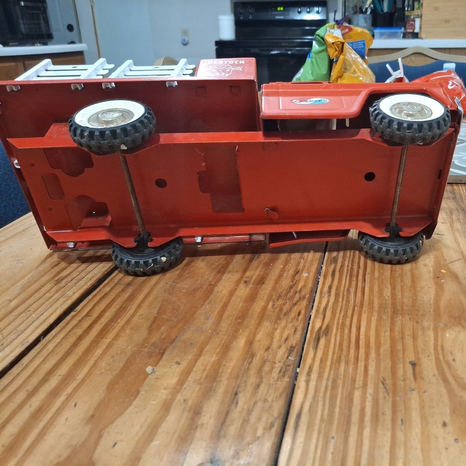 Vintage 1960's Structo Farms Red Pressed Steel Livestock Farming Stake ...