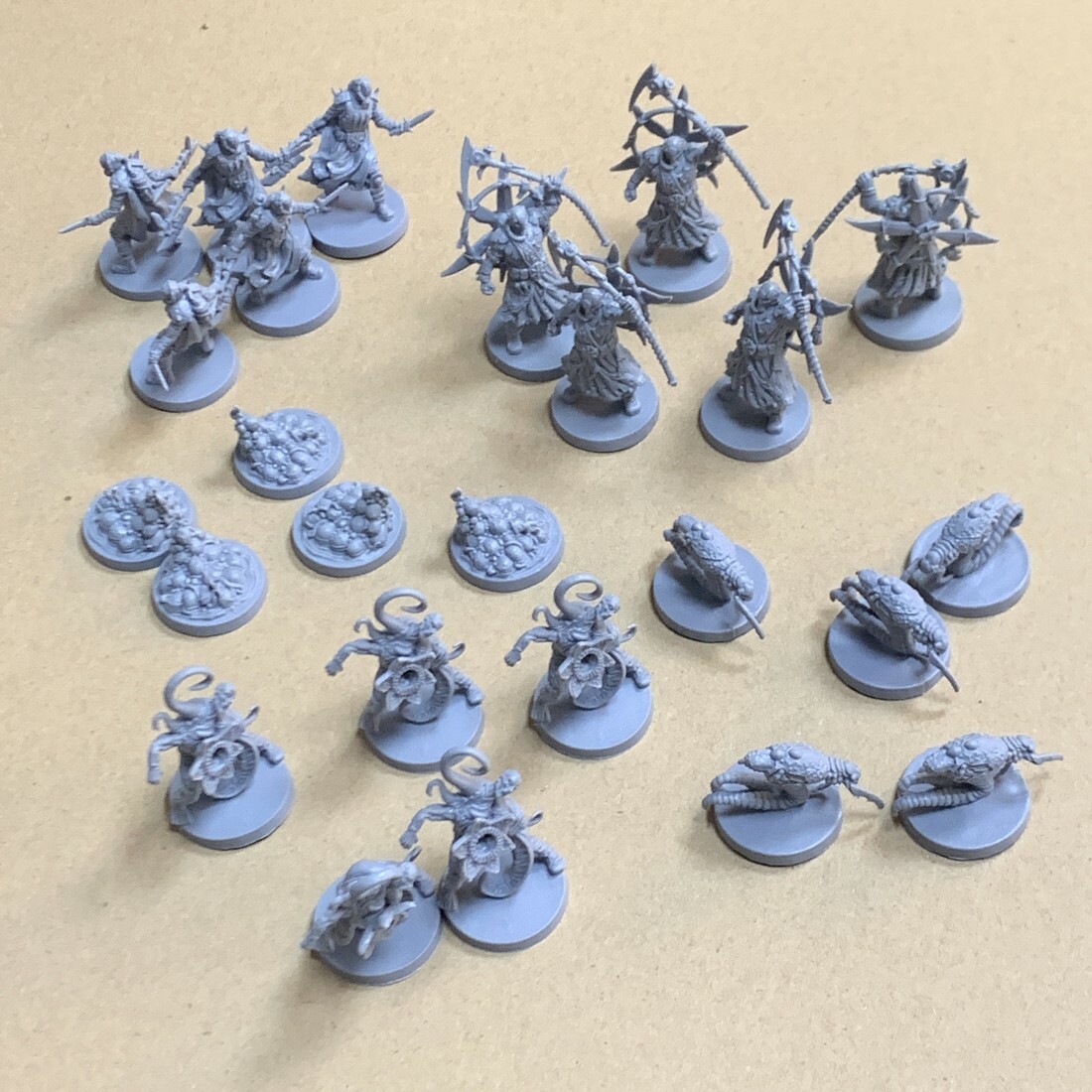 Lot Alpha Worm Crawler Cultist Zombies Mech Miniatues Alone Board Game ...