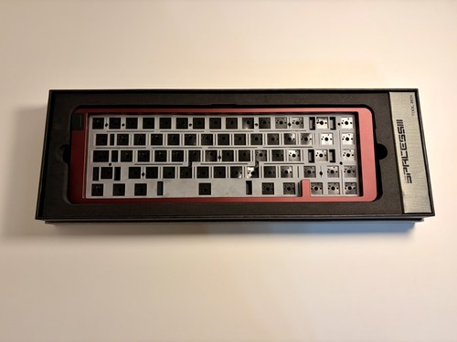 Space65 R3 Burgundy 65% Mechanical Keyboard Excellent Condition Kit ...