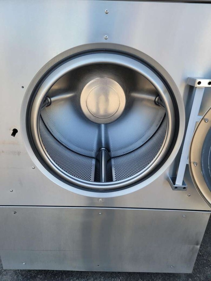 Wascomat EXSM680E, 80 lbs, Coin-Op Front Load Washer, SN 66350/0000132 ...