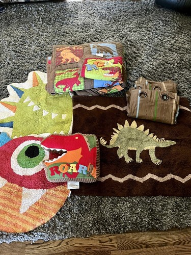 Circo by Target Dinosaur Quilt Comforter Pillow 2 Sham Drapes 3 Rug ...