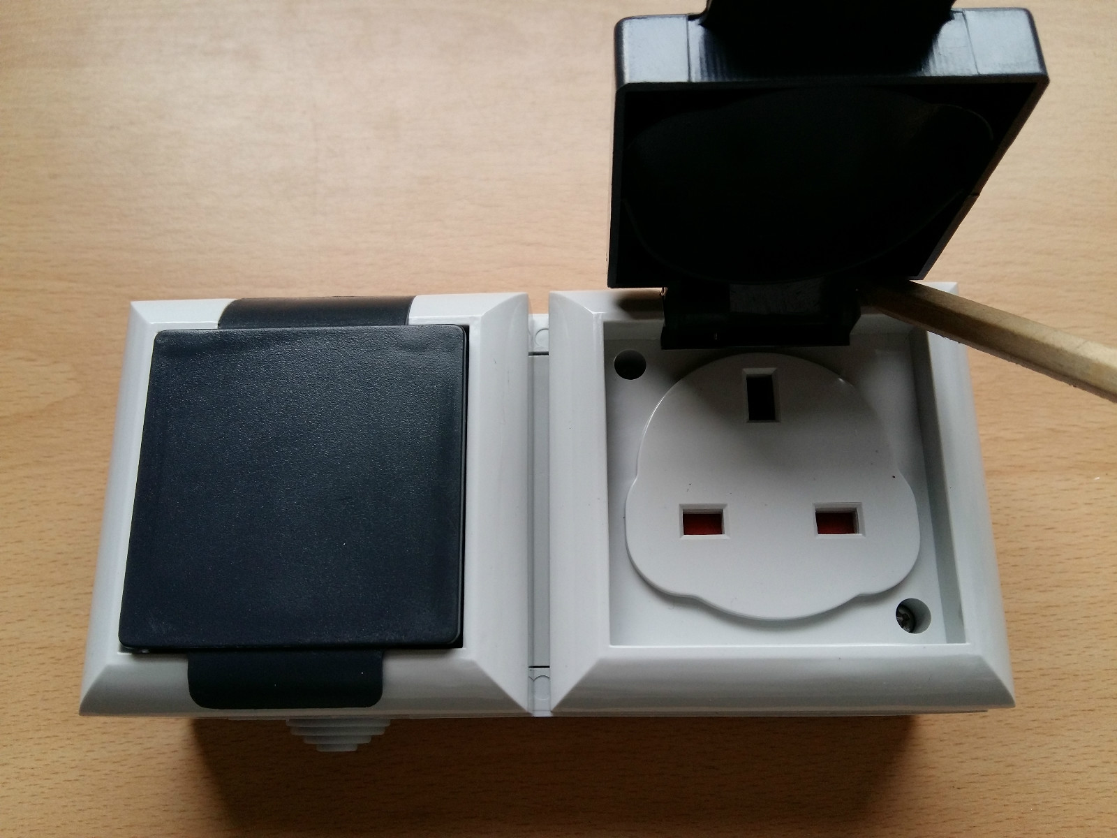 IP54 Splash Proof Waterproof Switches Sockets 1 2 Gang Weather Proof ...