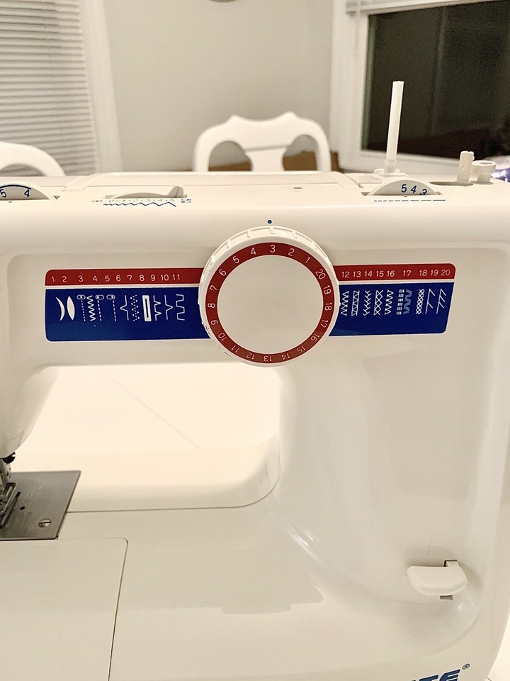 White Jeans Machine Sewing Machine Model 4075 | eBay