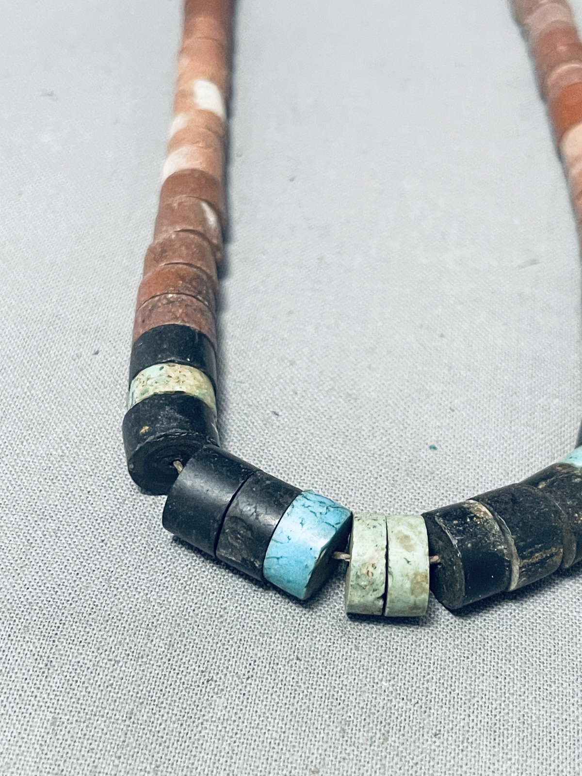 TRADITIONAL VINTAGE SANTO DOMINGO TURQUOISE PIPESTONE… - Gem