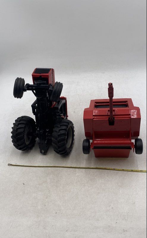 Vintage Red Black Diecast Case International Caseih 8465 Farm Tractor ...