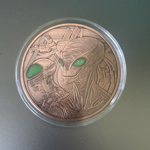 5oz .999 Large Fine Copper ALIEN Round In Capsule Glow In The Dark Eyes ...
