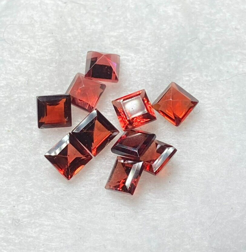 4 CTS, 10 PCS NATURAL SQUARE CUT RED GARNETS, 4 X 4 MM VVS/VS QUALITY ...