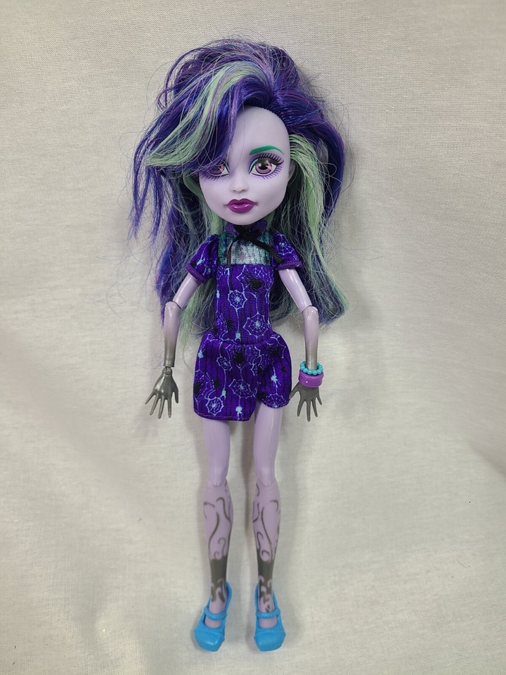 Twyla doll Coffin Bean Monster High ghosts purple green 2011 | eBay