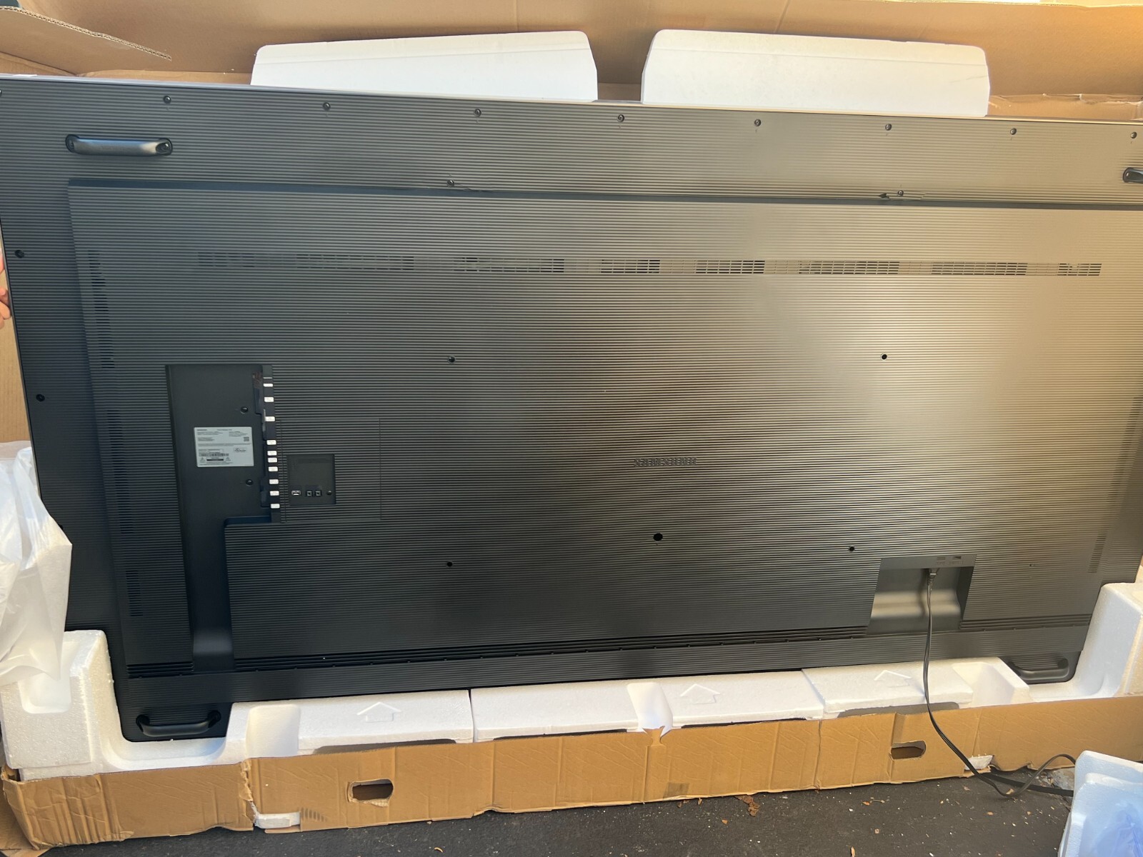 Samsung QM98T-B 98" 4K UHD LED Smart Signage Display 887276631745| eBay