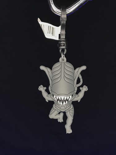 Aliens (1979) NEW * Attacking Xenomorph * Blind Bag Figural Keychain ...