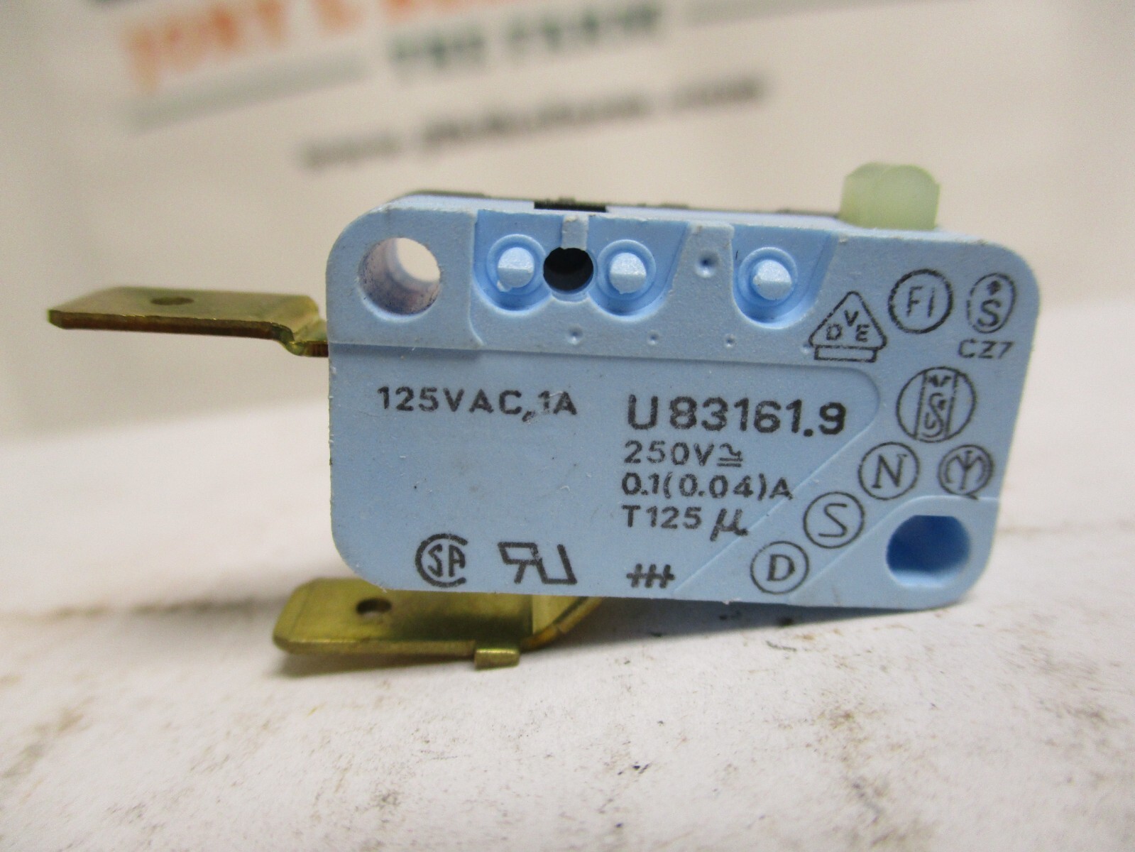 CROUZET MICRO LIMIT SWITCH, U83161.9 , 1 - PRONG , 1 - LOT OF 24 ...