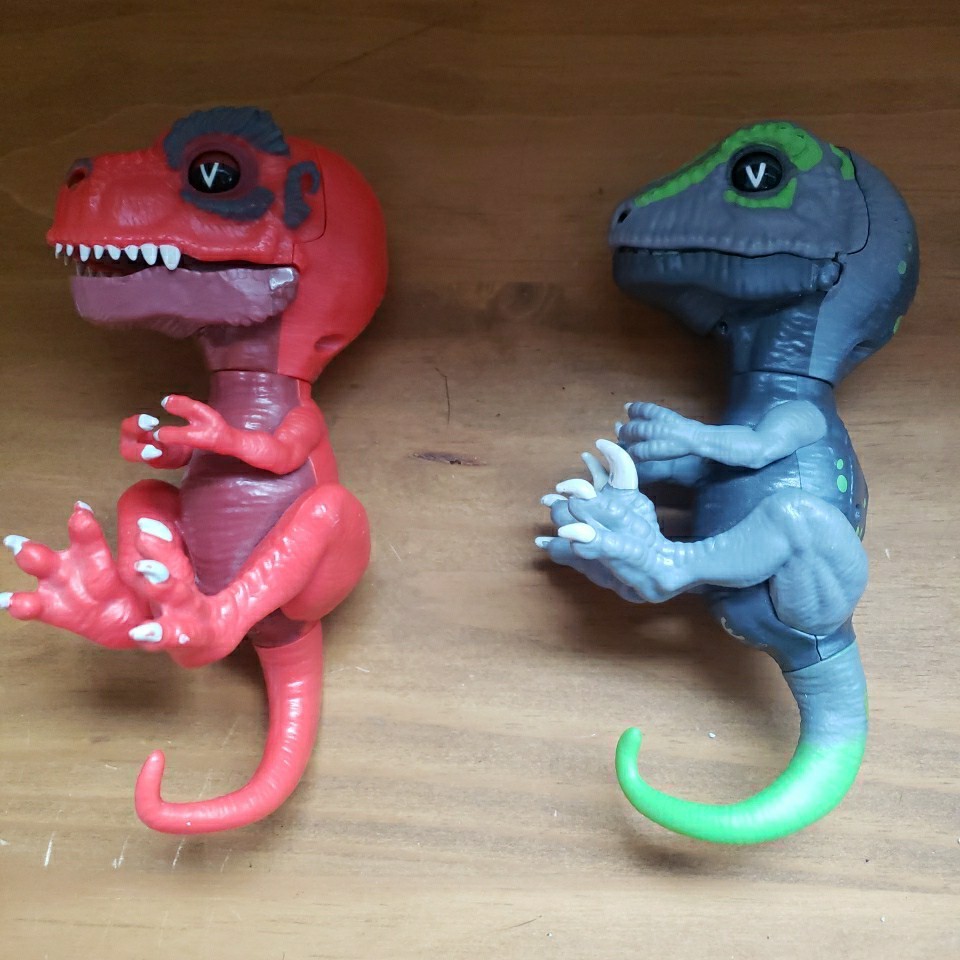 Fingerlings UNTAMED Jailbreak Lot of 2 T-Rex Dinosaurs Bolt + Breakout ...