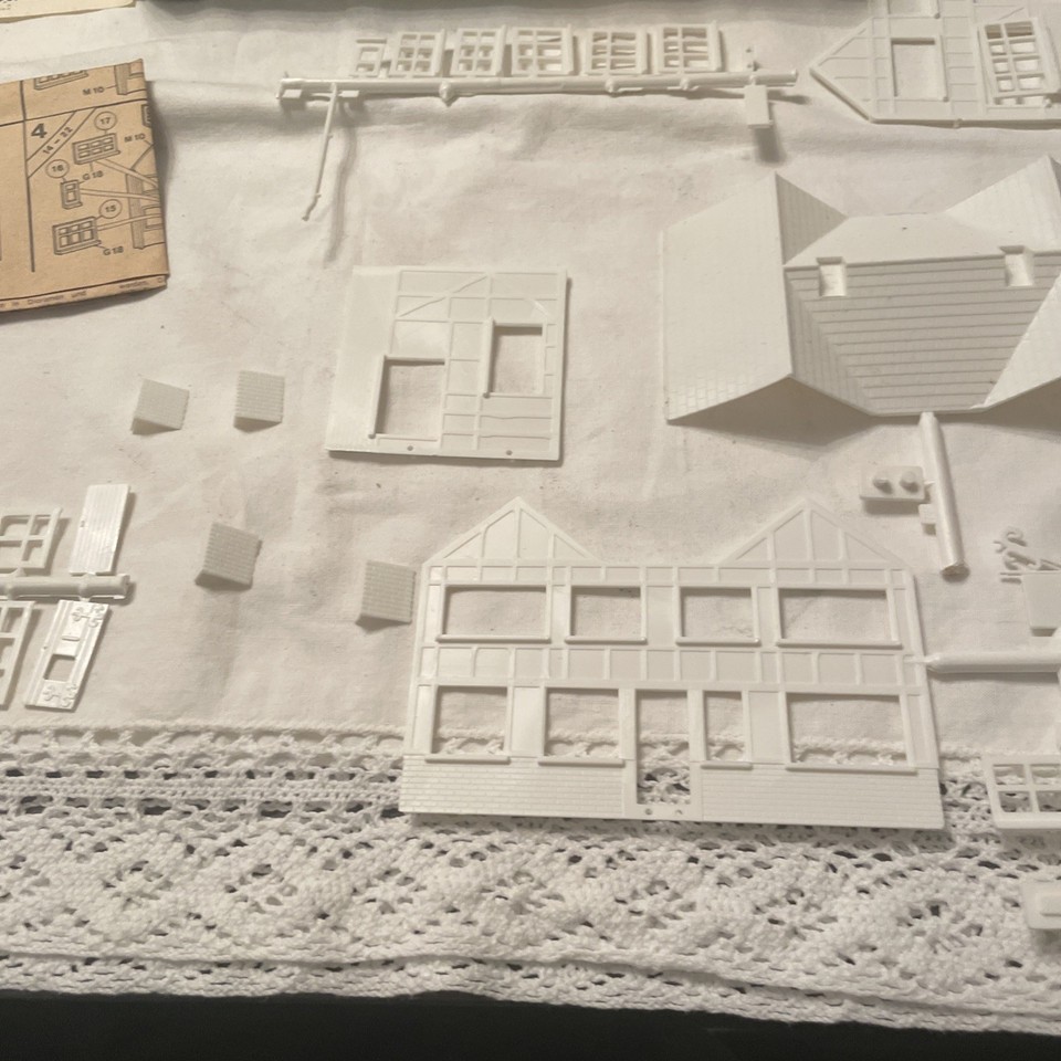 HO/OO Gauge Country Inn Building Kit By Airfix | eBay UK