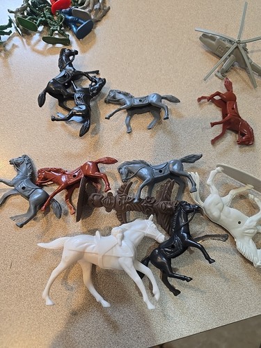 Mixed Lot Of Mini Plastic Army Battle Figures | eBay