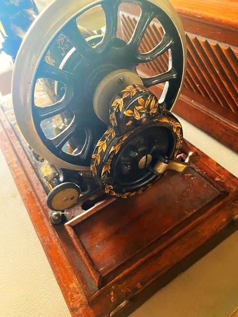 Vintage Singer Sewing Machine Model 28 | eBay