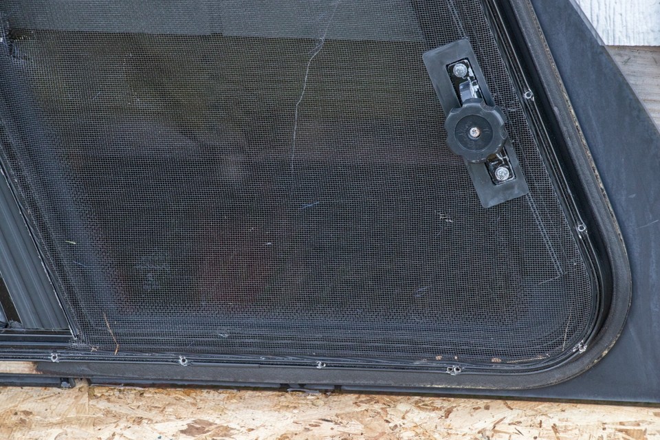 ARE Camper Shell Window (Right) 04-08 Ford F-150 (High Trim Frameless ...