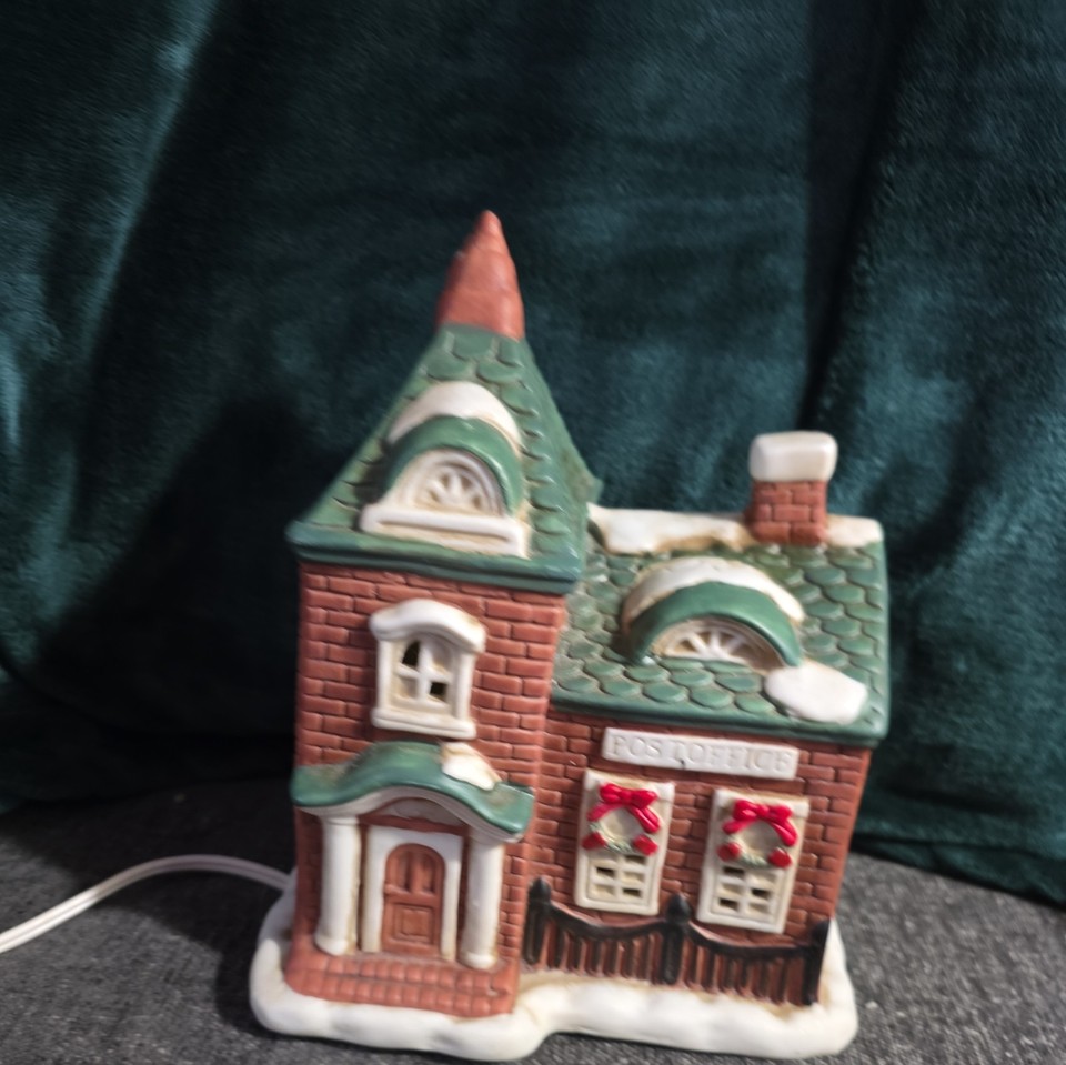 St. Nicholas Square Post Office Village Collection w/ Box & Light WORKS ...
