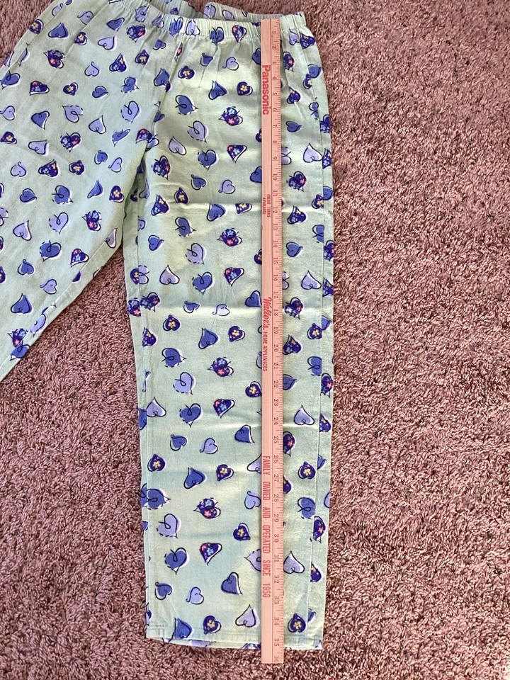 Woman’s Seven Apparel intimates Green & Hearts 2 Piece Pajama Set Size ...
