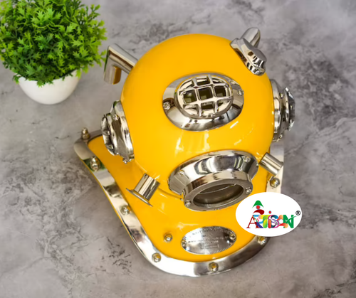 Nautical diving helmet décor, a scuba diver's hat replica. Sea themed ...