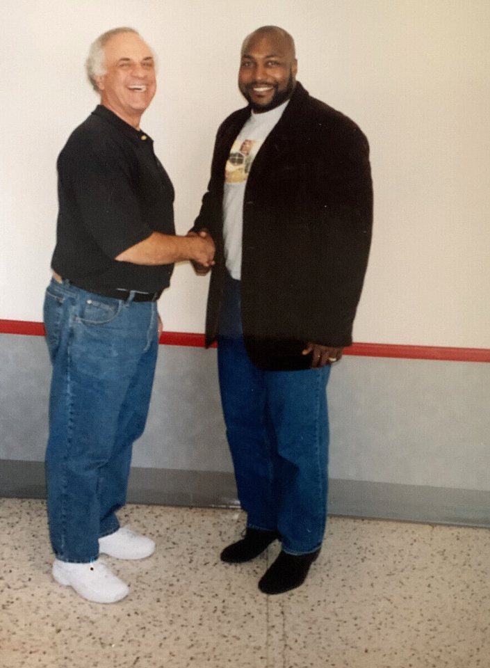 SCOTTIE GRAHAM Minnesota Vikings signed Color 8"x10" #2 W/COA RARE | eBay