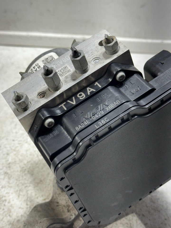 2016-2019 Acura ILX 2.4L ABS Modulator Assembly VSA TV9A1 OEM 57110-TV9 ...
