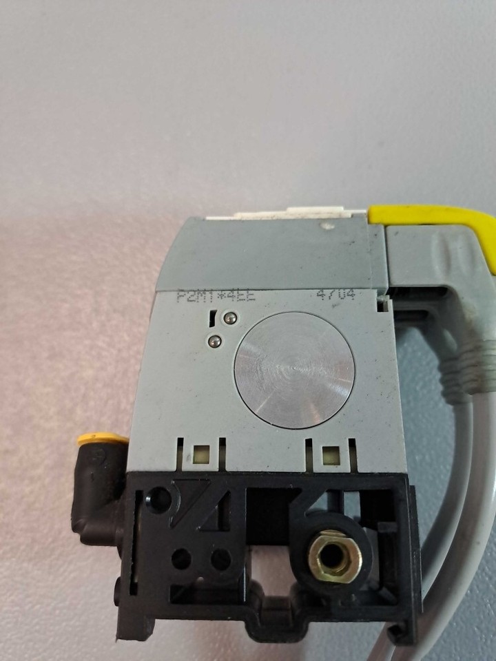 P2M - PARKER - P2M1*4EE / Pneumatic Solenoid Valve Moduflex Series USED ...