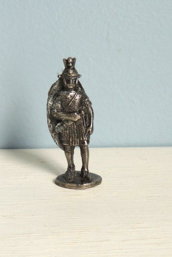 Miniature Knights Metal Figurine Set Armor Swords Shields Conquistador ...