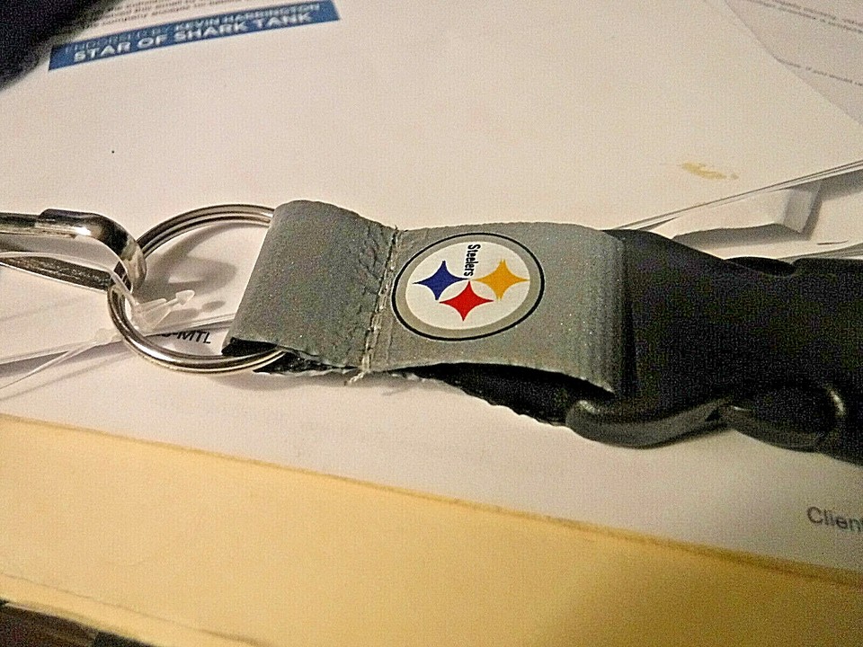 NEW! REFLECTIVE FOOTBALL PITTSBURGH STEELERS NFL LANYARD, KEY CHAIN, ID ...