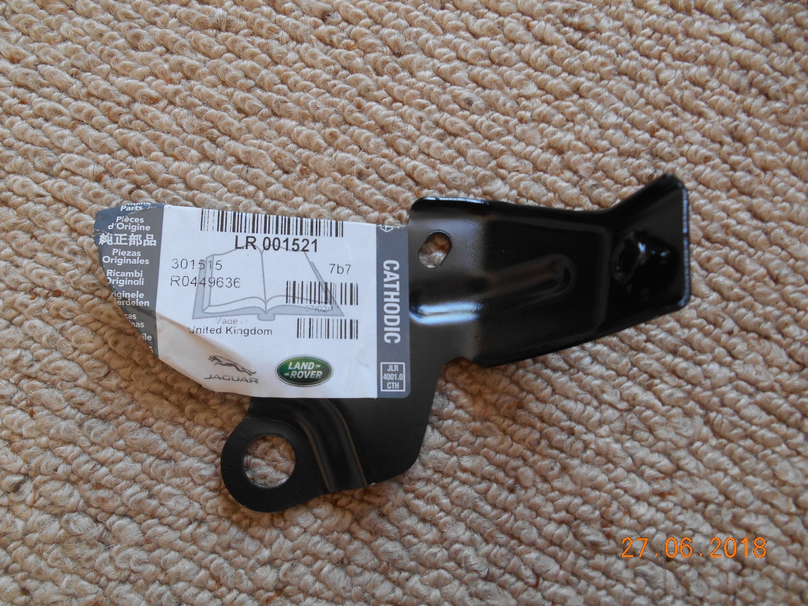 NEW Bumper Mounting Bracket, RH, Freelander 2, GENUINE Land Rover ...
