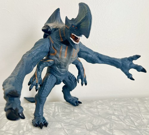 PACIFIC RIM action figure 8" TRESPASSER monster jaeger Godzilla vs. v ...